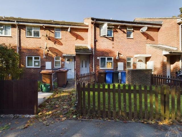Dale Close, South Ockendon, Essex, RM15 1 bed apartment to rent £1,175 pcm £271 pw