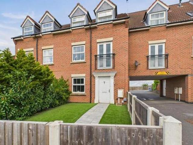 Dale Crescent, Fernwood, 4 Bedroom Town