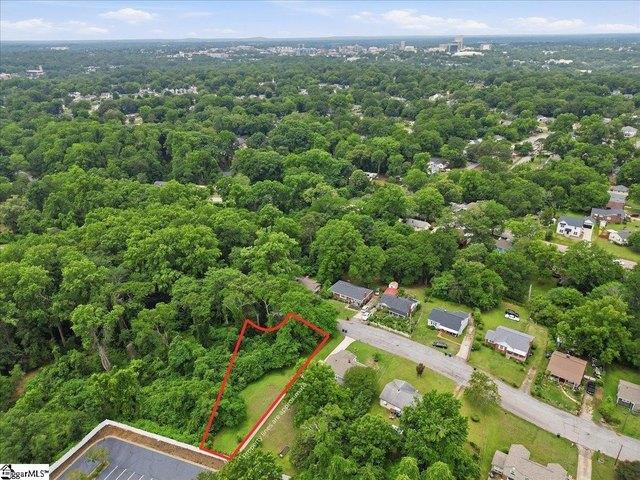 Dale Dr, Greenville, SC 29607
