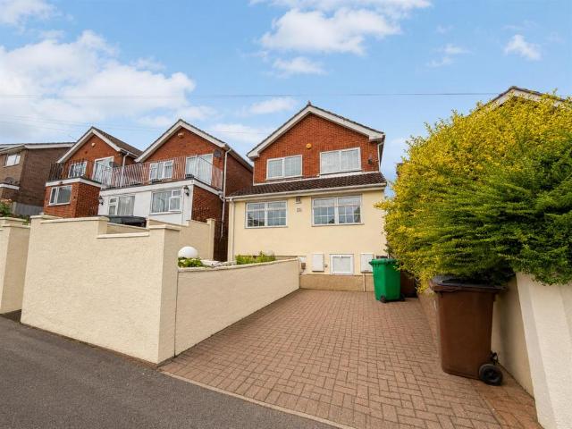 Dale Farm Avenue, Nottingham NG3 3 bed detached house to rent £1,275 pcm £294 pw