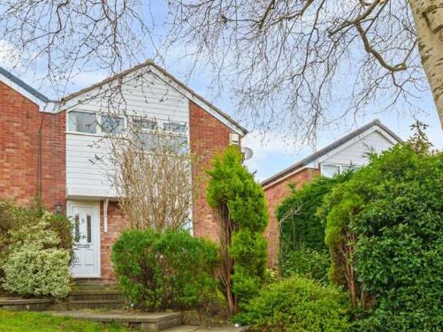 Dale Park Gardens, Cookridge, 3 Bedroom Semi detached