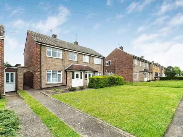 Dale Walk, Dartford, DA2 3 bed semi detached house for sale.