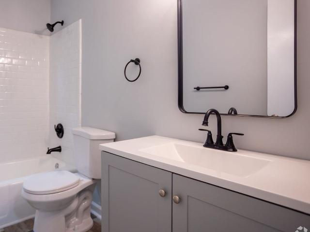 Dalecrest Place 2 Bedroom Apartment for Rent at 3200 Dalecrest Dr, Charlotte, NC 28269 Derita Statesville