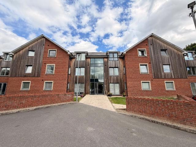 Dalefield Road, Normanton, West Yorkshire WF6, 2 bed flat to rent, £825 pcm | PrimeLocation