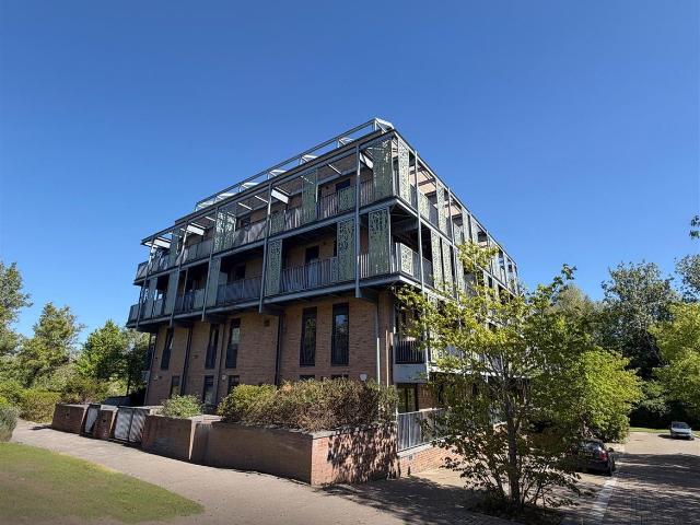 Dalgin Place, Campbell Park, Milton Keynes MK9, 2 bed flat to rent, £1,495 pcm | PrimeLocation
