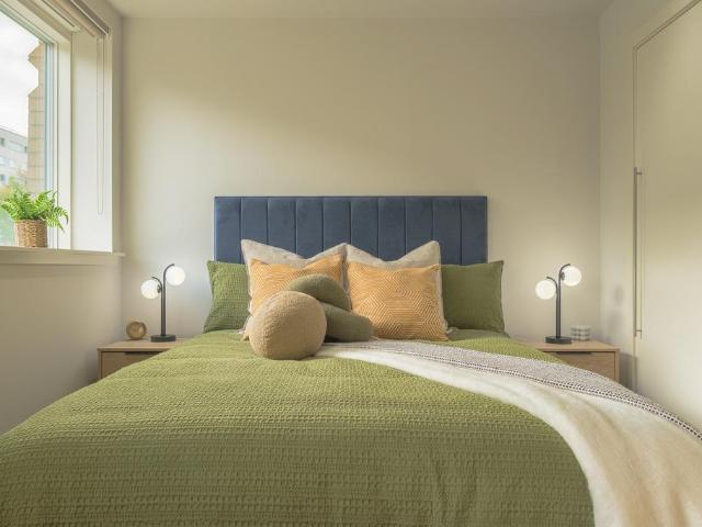 Dalian, 350 St Vincent Street G3 1 bed apartment to rent £1,175 pcm £271 pw