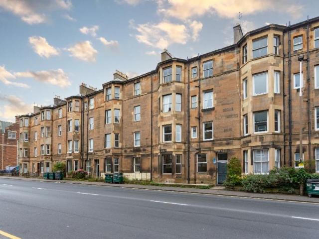 Dalkeith Road, Newington, Edinburgh. 3 bed flat to rent £1,800 pcm £415 pw