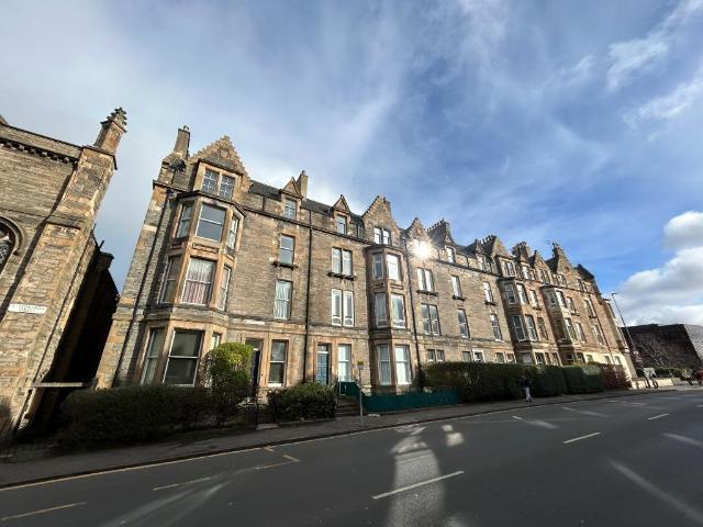 Dalkeith Road, Newington, Edinburgh. 3 bed flat to rent £2,310 pcm £533 pw