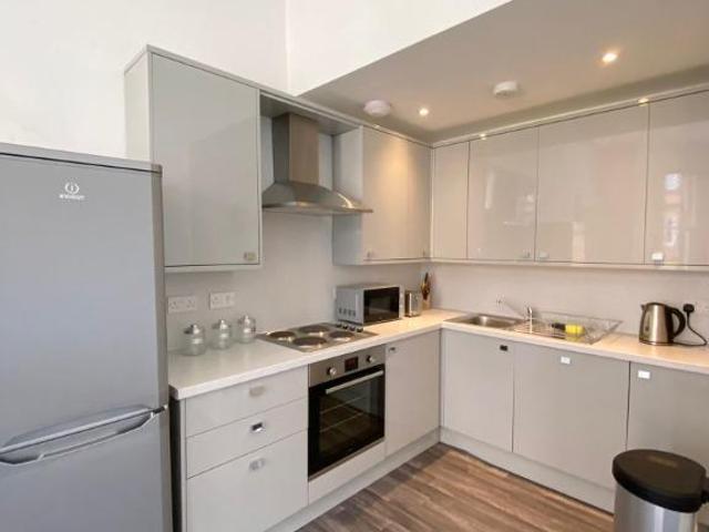 Dalkeith Road, Newington, Edinburgh. 3 bed flat to rent £2,410 pcm £556 pw