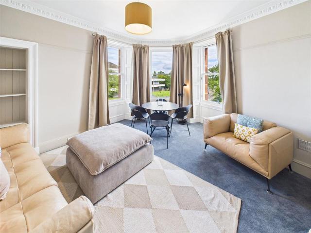Dalkeith Road, Newington, Edinburgh. 2 bed apartment to rent £1,800 pcm £415 pw