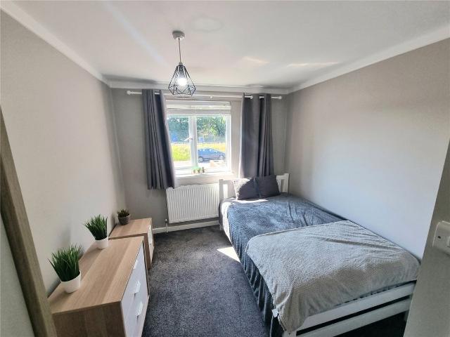 Dallamoor, Hollinswood, Telford, Shropshire TF3, Room to rent, £595 pcm | PrimeLocation