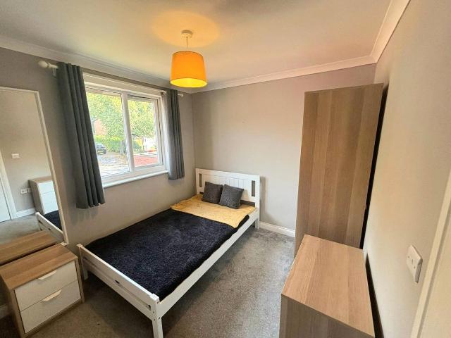 Dallamoor, Hollinswood, Telford, Shropshire TF3, Room to rent, £650 pcm | PrimeLocation