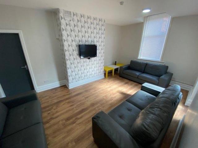 Dallas Street 8 bed house share to rent £3,032 pcm £700 pw