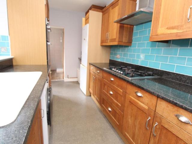 Dallas York Road, Beeston NG9 4 bed detached house to rent £1,473 pcm £340 pw