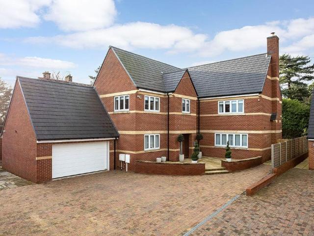 Dallington Park Road, Northampton, NN5 4 bed detached house to rent £3,250 pcm £750 pw