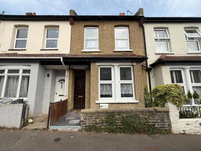 Dalmatia Road, Southend On Sea SS1, 2 bed terraced house to rent, £1,450 pcm | PrimeLocation