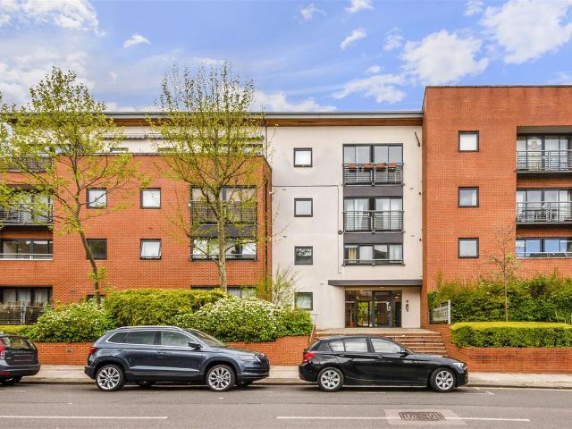 Dalmeny Avenue, Tufnell Park N7, 2 bed flat to rent, £2,500 pcm | PrimeLocation