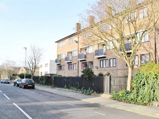 Dalmeny Avenue, London, N7 3 bed flat to rent £2,750 pcm £635 pw