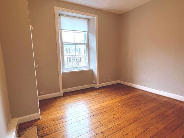 Dalmeny Street, Edinburgh, EH6 8PG