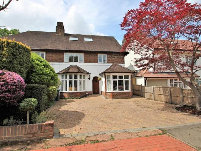 Dalmore Avenue, Claygate, KT10 5 bed semi detached house to rent £4,500 pcm £1,038 pw