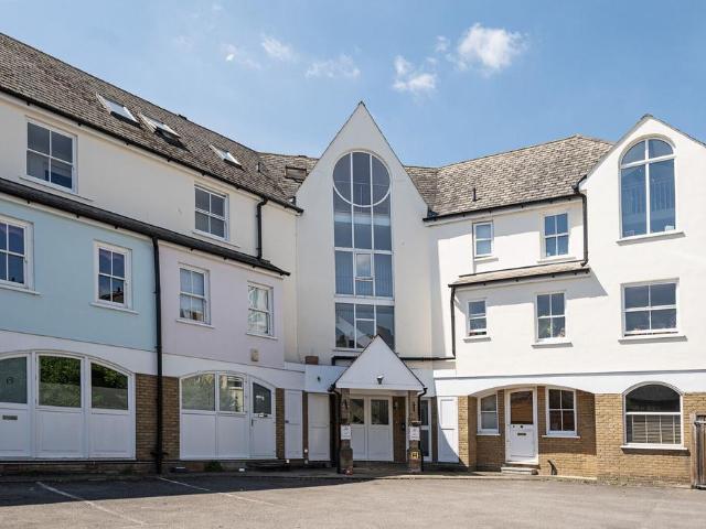Dalston Lane, Dalston, London, E8 2 bed flat to rent £3,000 pcm £692 pw
