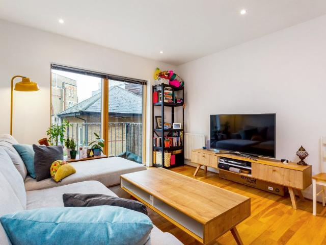 Dalston Lane, London E8, 2 bed flat to rent, £2,700 pcm | PrimeLocation