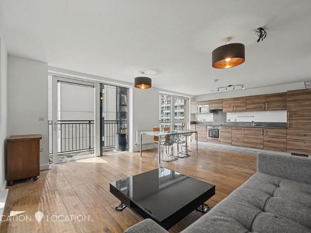 Dalston Square, Labyrinth Tower. 1 bed flat to rent £2,650 pcm £612 pw