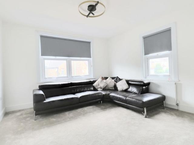 Dartford, Kent DA1 2 bed apartment to rent £1,600 pcm £369 pw