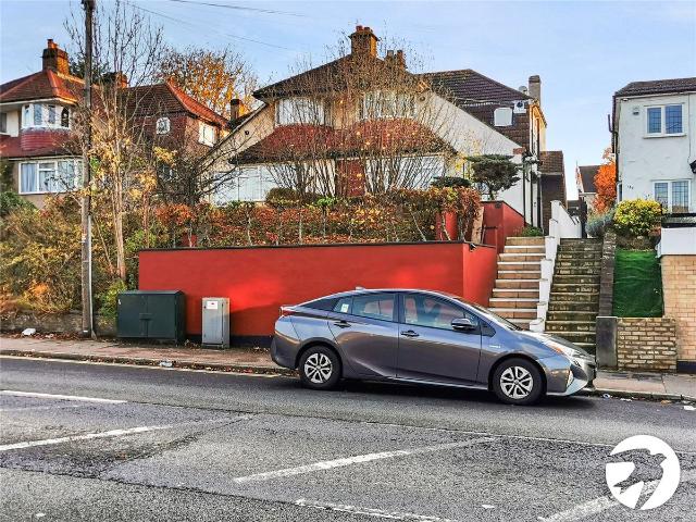 Dartford Road, Dartford, Kent DA1, 2 bed maisonette to rent, £1,450 pcm | PrimeLocation