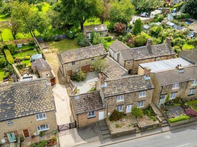 Darton Road, Cawthorne, 4 Bedroom Detached