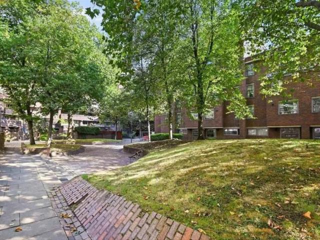 Dartmouth Close, London W11 3 bed flat to rent £3,445 pcm £795 pw