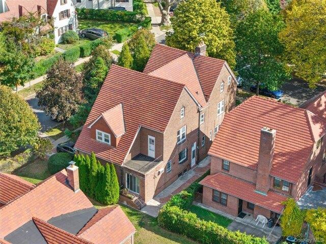 Dartmouth St, Forest Hills, Home For Sale