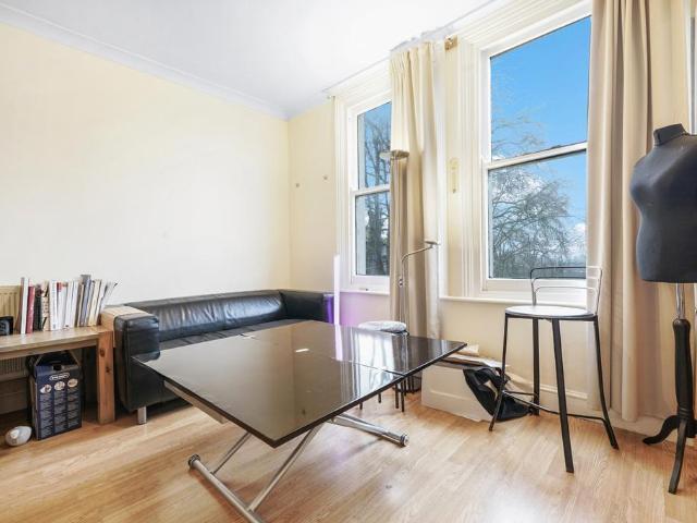 Dartmouth Park Hill, Dartmouth Park, NW5 2 bed flat to rent £2,600 pcm £600 pw