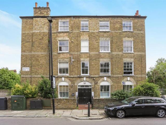 Dartmouth Park Hill, London 2 bed flat to rent £2,600 pcm £600 pw