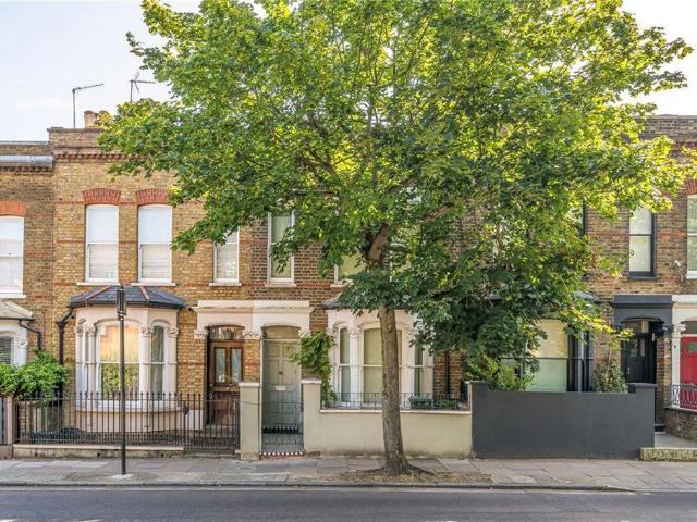 Dartmouth Park Hill, London N19 2 bed terraced house to rent £4,500 pcm £1,038 pw