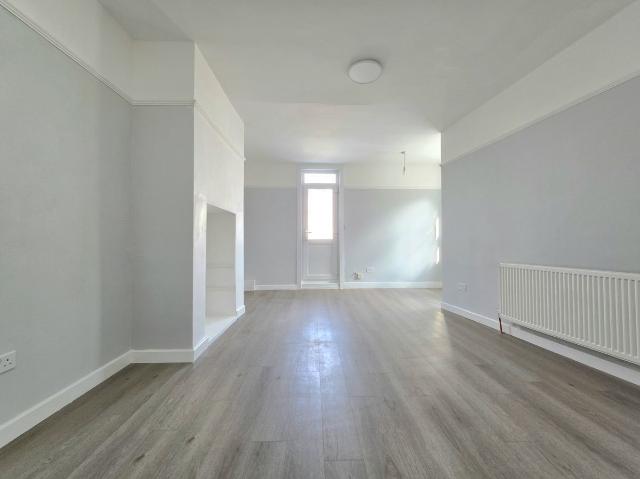 Dartmouth Road, Forest Hill SE23, 2 bed flat to rent, £1,800 pcm | PrimeLocation