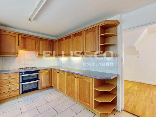 Dartmouth Road, Harrow, HA4 5 bed end of terrace house to rent £2,600 pcm £600 pw