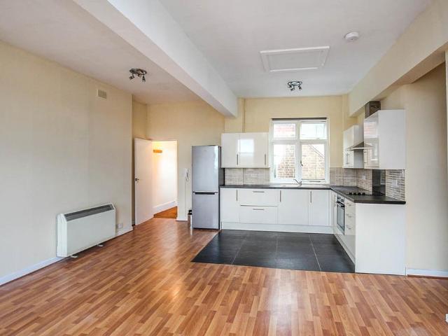 Dartmouth Road, London SE23 2 bed apartment to rent £1,850 pcm £427 pw