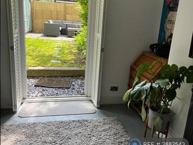 Dartmouth Road, London, SE23 2 bed flat to rent £2,000 pcm £462 pw