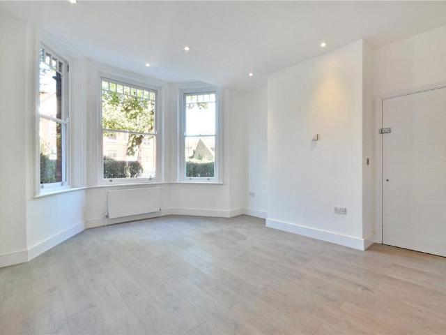 Dartmouth Road, Mapesbury, London, NW2 1 bed flat to rent £1,600 pcm £369 pw