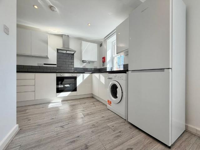 Dartmouth Road SE23, 1 bed flat to rent, £1,500 pcm | PrimeLocation