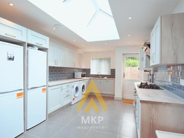 Dartmouth Road, Selly Oak, Birmingham. 5 bed terraced house to rent £2,925 pcm £675 pw