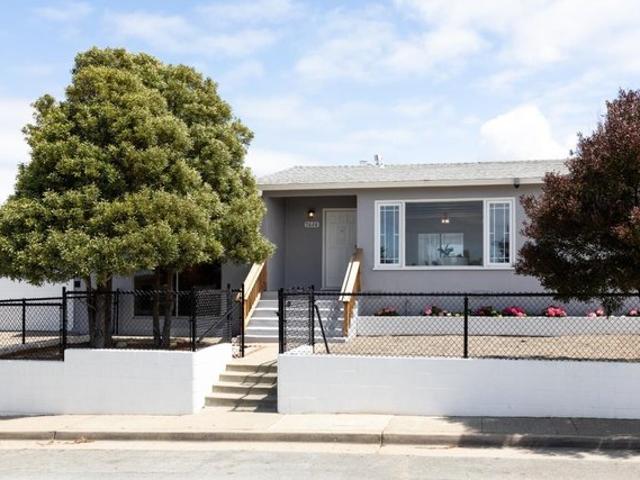 1626 Darwin St, Seaside, CA 93955