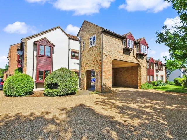 Darwood Court, St Ives, Cambs PE27, 2 bed flat to rent, £1,050 pcm | PrimeLocation