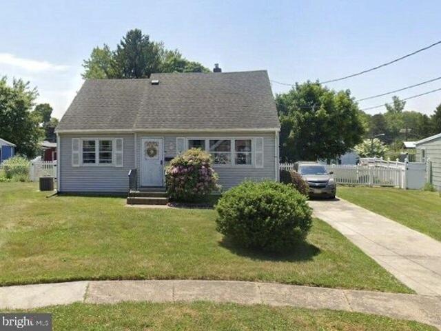 Darby Ct, Ewing Township, Home For Sale