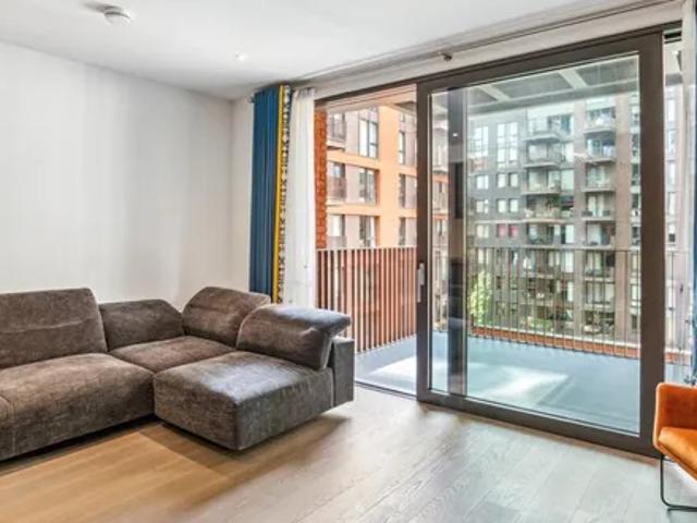 Darby's, 3 Viaduct Gardens, Nine Elms, London, SW11 7AY, United Kingdom | 2 bed apartment for rent #130652554 | Rentberry