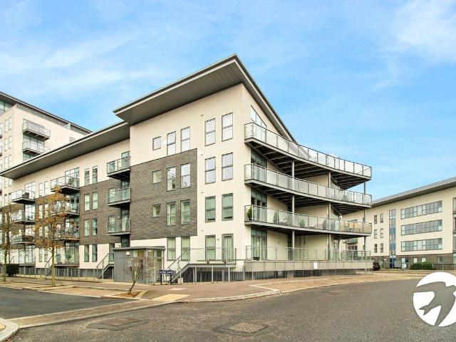 Clovelly Place, Greenhithe, Kent DA9, 2 bed flat to rent, £1,500 pcm | PrimeLocation