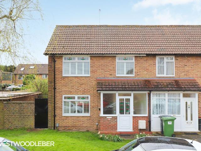 Darcy Close, Cheshunt EN8, 3 bed semi detached house to rent, £2,000 pcm | PrimeLocation