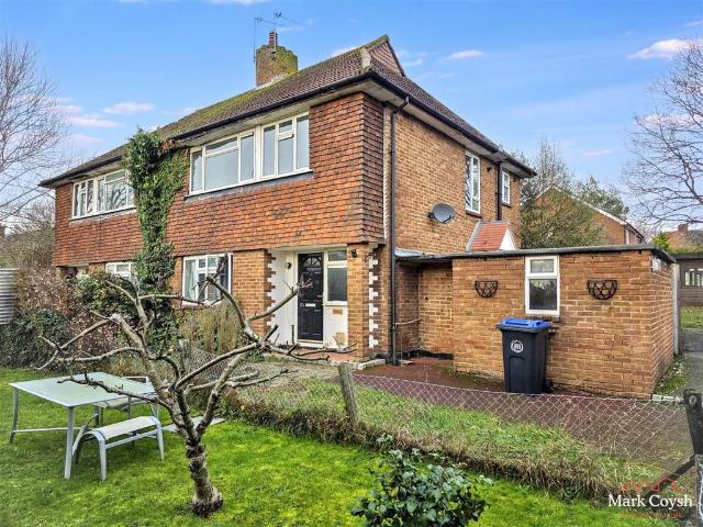 Darcy Place, Ashtead KT21 2 bed flat to rent £1,800 pcm £415 pw