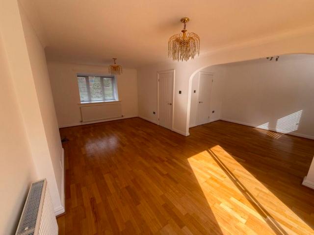 Darcy Road, London SW16 4 bed terraced house to rent £2,700 pcm £623 pw